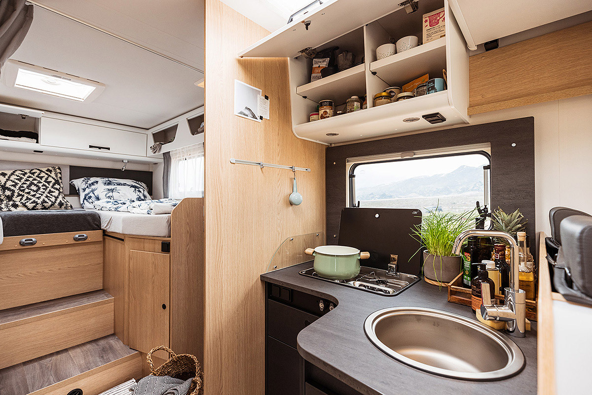 Capron GmbH Neustadt - SUNLIGHT - Semi-Integrated - The motorhome factory